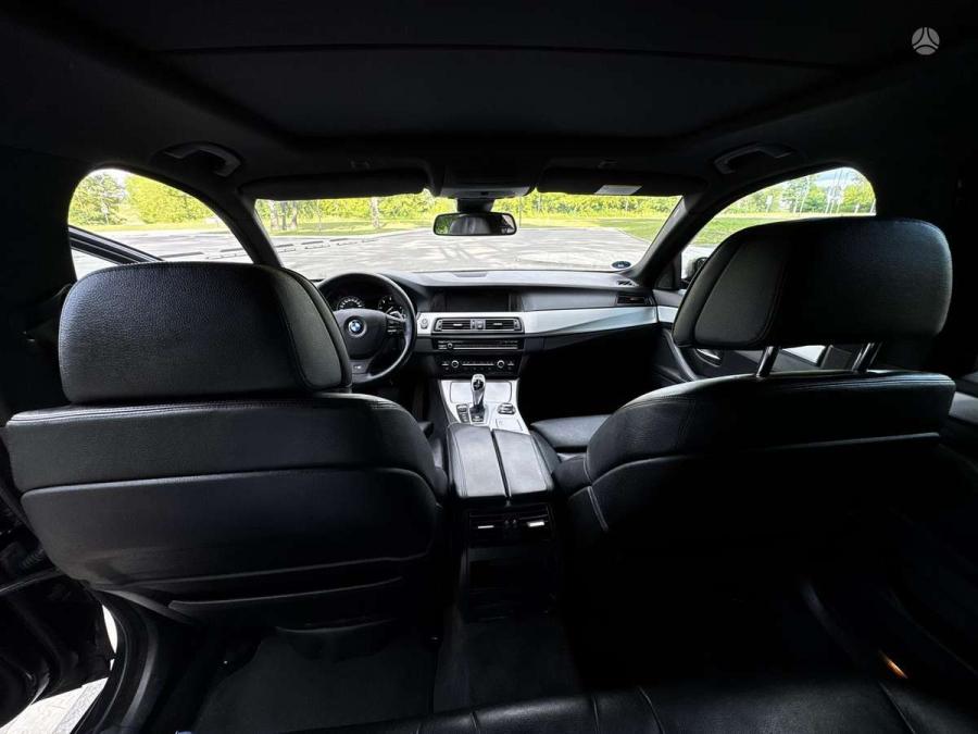 Black BMW 525 2013 in Kaunas, with an engine capacity of 2.00 L and mileage of 316 thousand km for 9800 €, photo 18 on AUTOMOTO.COM.LV