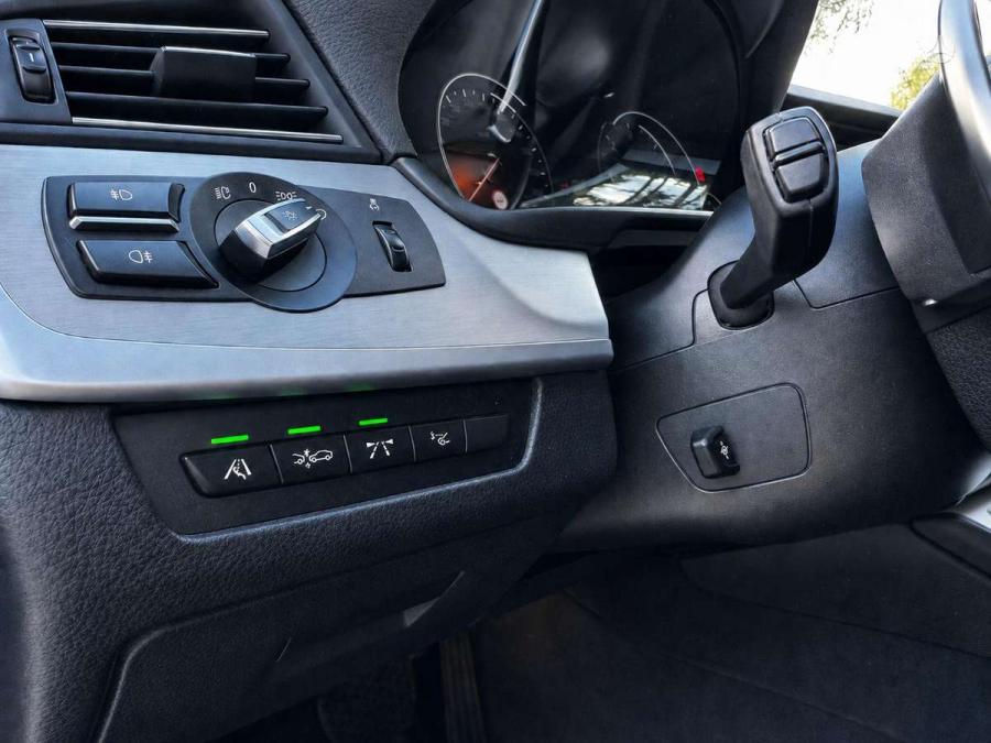 Black BMW 525 2013 in Kaunas, with an engine capacity of 2.00 L and mileage of 316 thousand km for 9800 €, photo 22 on AUTOMOTO.COM.LV