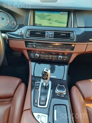 Black BMW 525 2013 in Jelgava, with an engine capacity of 2.00 L and mileage of 240 thousand km for 11000 €, photo 21 on AUTOMOTO.COM.LV