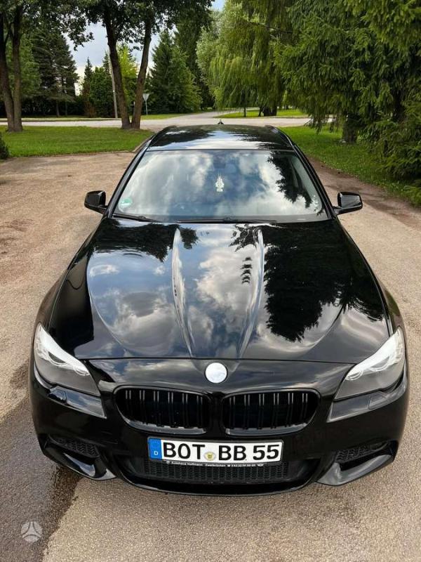 Black BMW 525 2013 in Panevezys, with an engine capacity of 2.00 L and mileage of 214 thousand km for 8250 €, photo 3 on AUTOMOTO.COM.LV