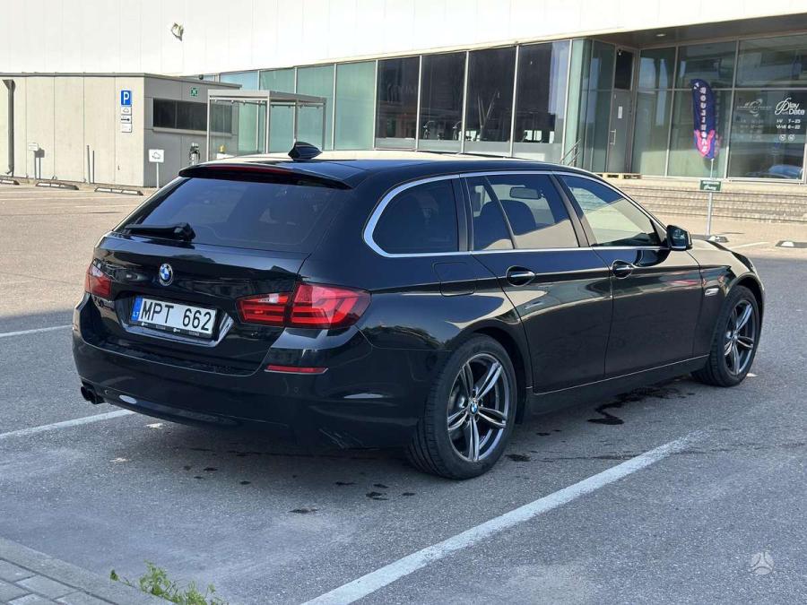 Black BMW 525 2013 in Vilnius, with an engine capacity of 2.00 L and mileage of 285 thousand km for 10000 €, photo 5 on AUTOMOTO.COM.LV