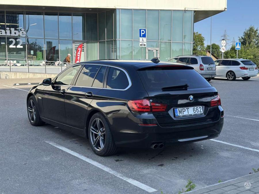 Black BMW 525 2013 in Vilnius, with an engine capacity of 2.00 L and mileage of 285 thousand km for 10000 €, photo 7 on AUTOMOTO.COM.LV