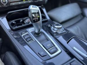 Black BMW 525 2013 in Vilnius, with an engine capacity of 2.00 L and mileage of 285 thousand km for 10000 €, photo 23 on AUTOMOTO.COM.LV