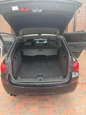 Black BMW 525 2013 in Alytus, with an engine capacity of 2.00 L and mileage of 309 thousand km for 10500 €, photo 6 on AUTOMOTO.COM.LV