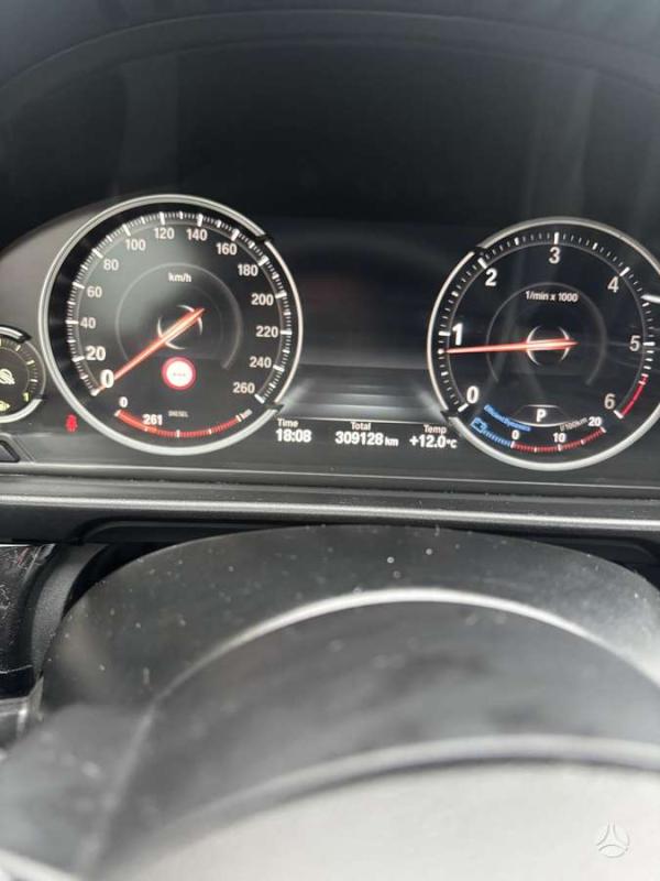Black BMW 525 2013 in Alytus, with an engine capacity of 2.00 L and mileage of 309 thousand km for 10500 €, photo 8 on AUTOMOTO.COM.LV
