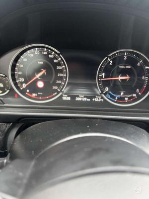 Black BMW 525 2013 in Alytus, with an engine capacity of 2.00 L and mileage of 309 thousand km for 10500 €, photo 9 on AUTOMOTO.COM.LV