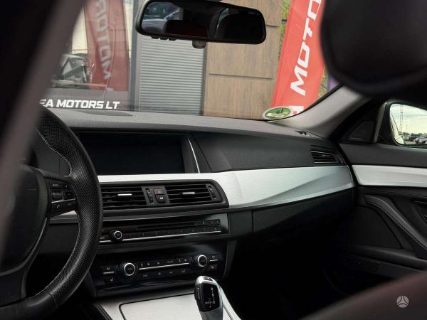 Melns BMW 525 2013 Viļņa, ar dzinēja tilpumu 2.00 L un nobraukumu 242 tūkst. km par 10500 €, foto 11 vietnē AUTOMOTO.COM.LV