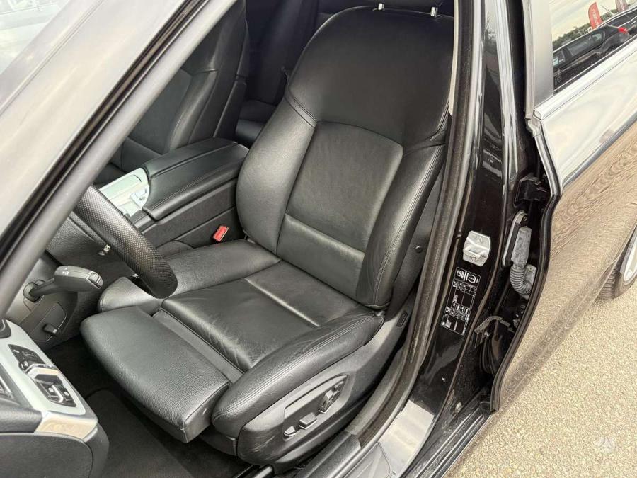 Melns BMW 525 2013 Viļņa, ar dzinēja tilpumu 2.00 L un nobraukumu 242 tūkst. km par 10500 €, foto 13 vietnē AUTOMOTO.COM.LV
