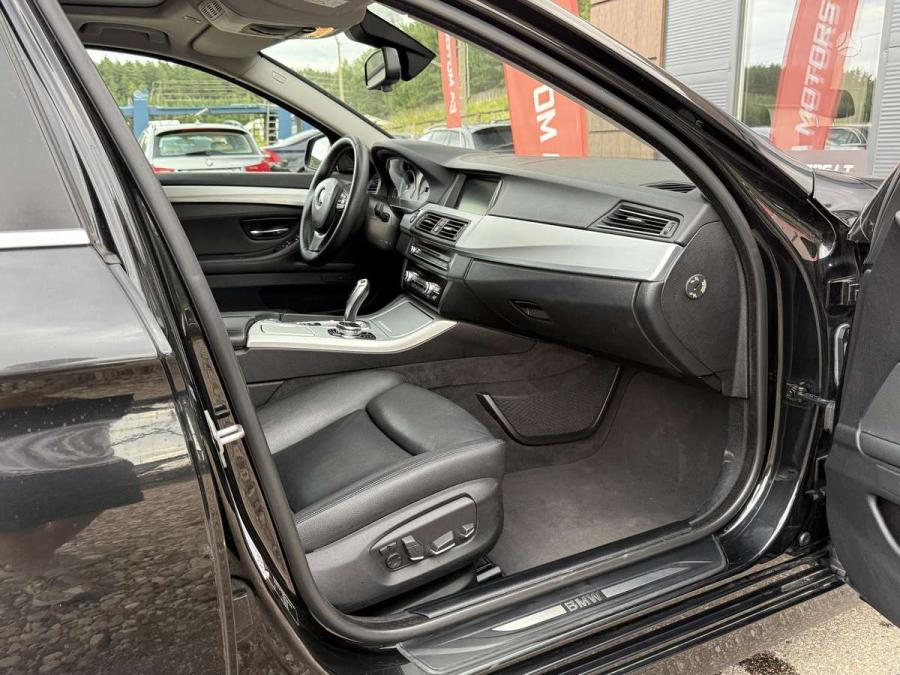 Melns BMW 525 2013 Viļņa, ar dzinēja tilpumu 2.00 L un nobraukumu 242 tūkst. km par 10500 €, foto 18 vietnē AUTOMOTO.COM.LV