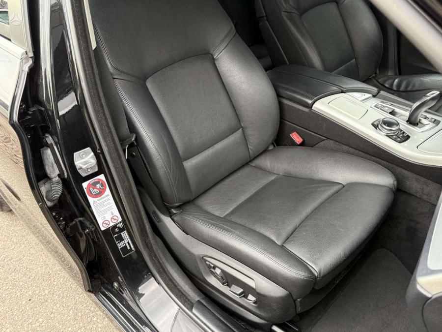 Melns BMW 525 2013 Viļņa, ar dzinēja tilpumu 2.00 L un nobraukumu 242 tūkst. km par 10500 €, foto 19 vietnē AUTOMOTO.COM.LV