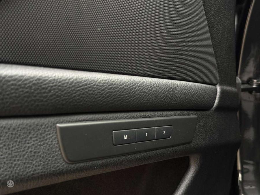 Melns BMW 525 2013 Viļņa, ar dzinēja tilpumu 2.00 L un nobraukumu 242 tūkst. km par 10500 €, foto 24 vietnē AUTOMOTO.COM.LV