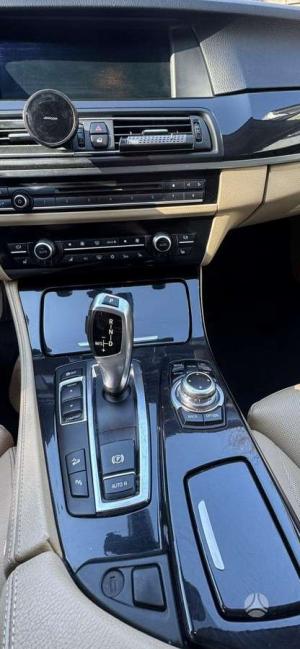 Black BMW 525 2013 in Vilnius, with an engine capacity of 2.00 L and mileage of 312 thousand km for 10800 €, photo 8 on AUTOMOTO.COM.LV