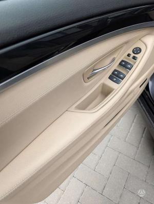 Black BMW 525 2013 in Vilnius, with an engine capacity of 2.00 L and mileage of 312 thousand km for 10800 €, photo 14 on AUTOMOTO.COM.LV