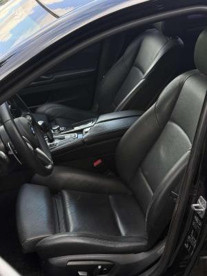 Black BMW 525 2013 in Kaunas, with an engine capacity of 2.00 L and mileage of 290 thousand km for 7700 €, photo 11 on AUTOMOTO.COM.LV