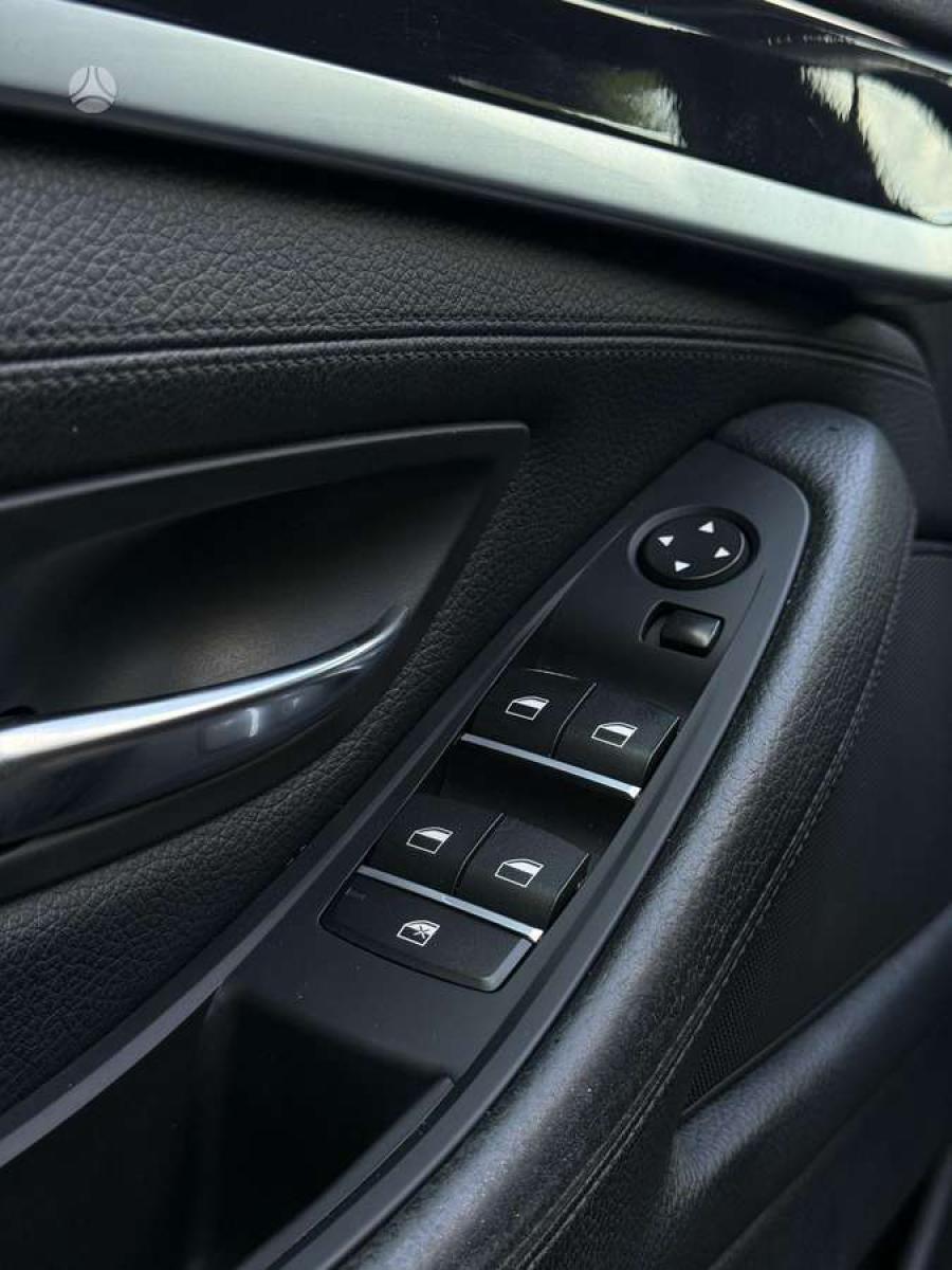 Black BMW 525 2013 in Kaunas, with an engine capacity of 2.00 L and mileage of 290 thousand km for 7700 €, photo 14 on AUTOMOTO.COM.LV