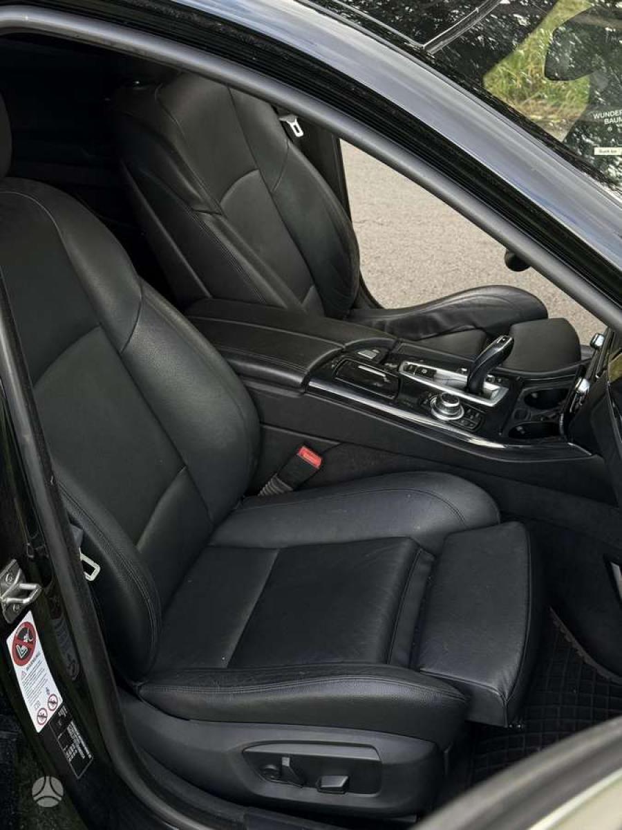 Black BMW 525 2013 in Kaunas, with an engine capacity of 2.00 L and mileage of 290 thousand km for 7700 €, photo 15 on AUTOMOTO.COM.LV