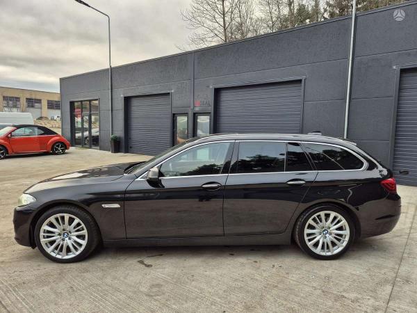 Black BMW 525 2014 in Utena, with an engine capacity of 2.00 L and mileage of 325 thousand km for 9490 €, photo 6 on AUTOMOTO.COM.LV