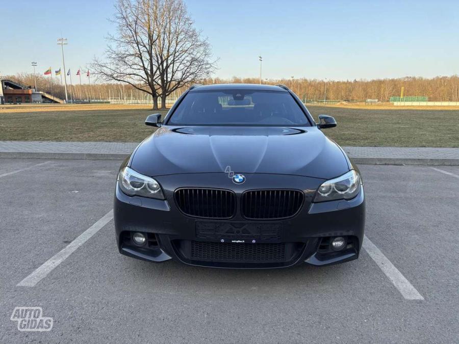 Black BMW 525 2014 in Kaunas, with an engine capacity of 2.00 L and mileage of 284 thousand km for 11400 €, photo 4 on AUTOMOTO.COM.LV