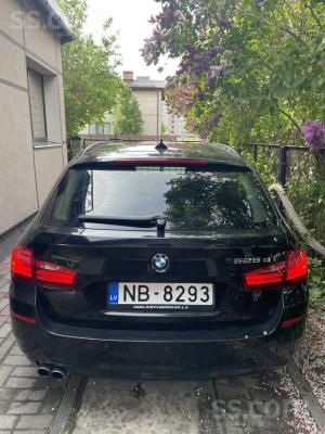 Black BMW 525 2014 in Riga, with an engine capacity of 2.00 L and mileage of 244 thousand km for 10000 €, photo 3 on AUTOMOTO.COM.LV