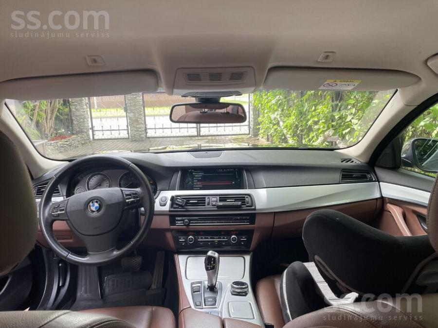 Black BMW 525 2014 in Riga, with an engine capacity of 2.00 L and mileage of 244 thousand km for 10000 €, photo 8 on AUTOMOTO.COM.LV