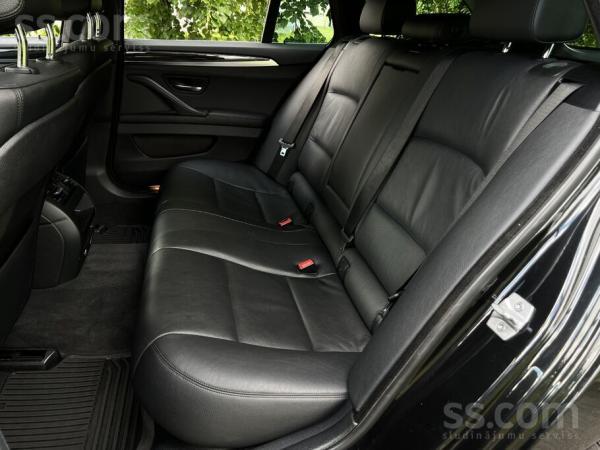 Black BMW 525 2014 in Cesis, with an engine capacity of 2.00 L and mileage of 301 thousand km for 8500 €, photo 9 on AUTOMOTO.COM.LV
