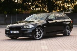 Melns BMW 525 2014 Jelgava, ar dzinēja tilpumu 2.00 L un nobraukumu 338 tūkst. km par 13000 €, foto  vietnē AUTOMOTO.COM.LV