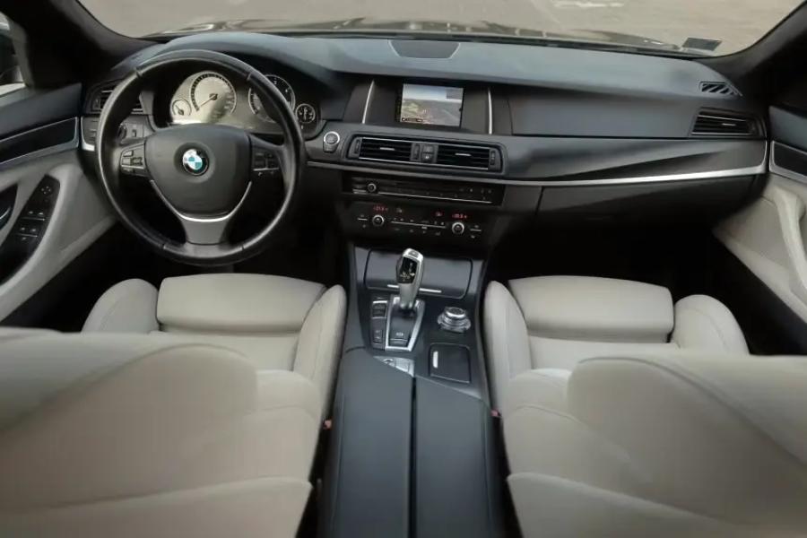 Melns BMW 525 2014 Jelgava, ar dzinēja tilpumu 2.00 L un nobraukumu 338 tūkst. km par 13000 €, foto 9 vietnē AUTOMOTO.COM.LV