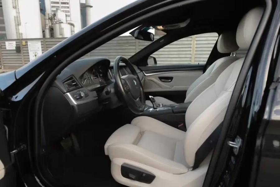 Melns BMW 525 2014 Jelgava, ar dzinēja tilpumu 2.00 L un nobraukumu 338 tūkst. km par 13000 €, foto 10 vietnē AUTOMOTO.COM.LV