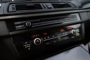 Melns BMW 525 2014 Jelgava, ar dzinēja tilpumu 2.00 L un nobraukumu 338 tūkst. km par 13000 €, foto 13 vietnē AUTOMOTO.COM.LV