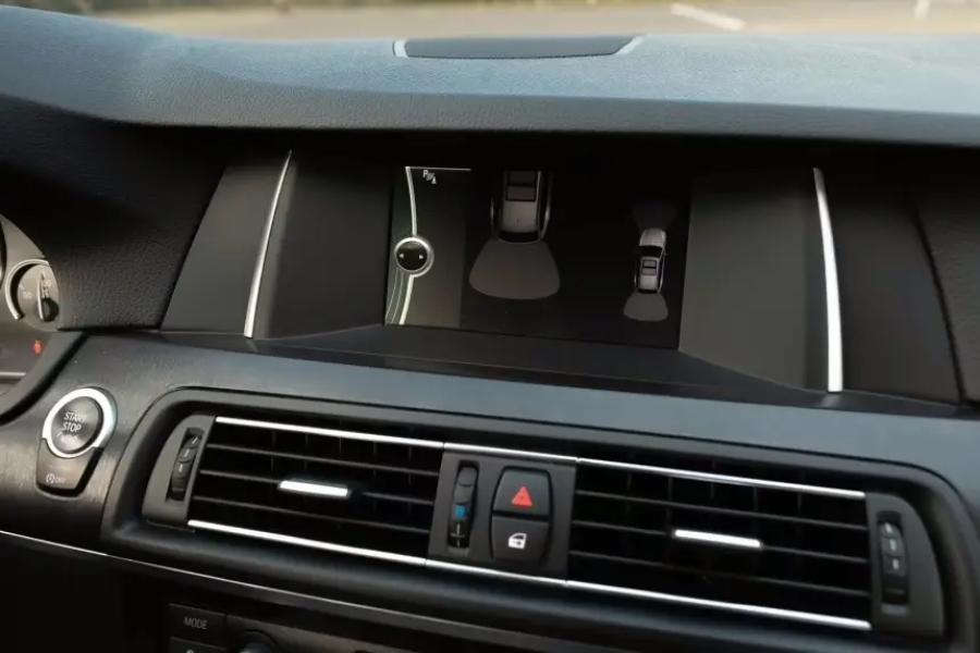 Melns BMW 525 2014 Jelgava, ar dzinēja tilpumu 2.00 L un nobraukumu 338 tūkst. km par 13000 €, foto 15 vietnē AUTOMOTO.COM.LV