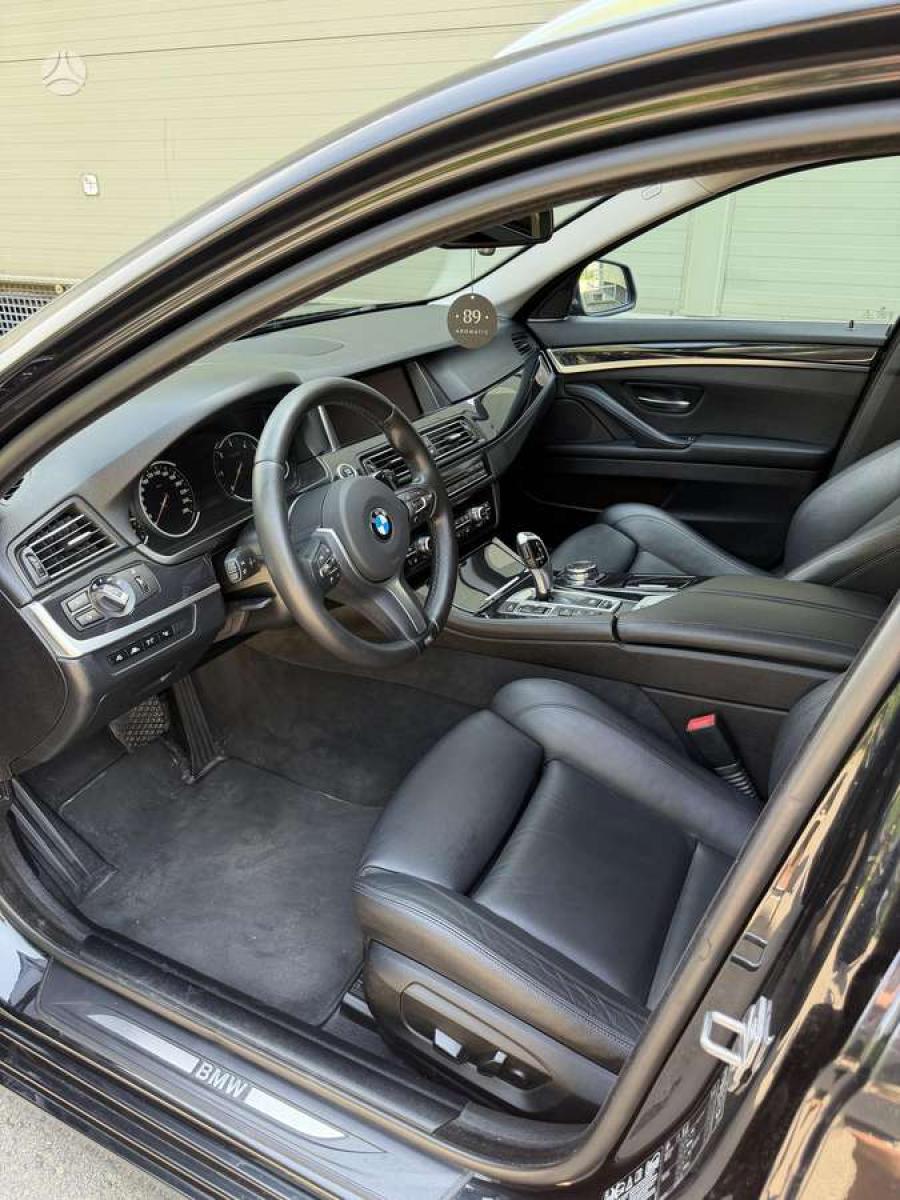 Black BMW 525 2014 in Radviliskis, with an engine capacity of 2.00 L and mileage of 323 thousand km for 13300 €, photo 9 on AUTOMOTO.COM.LV