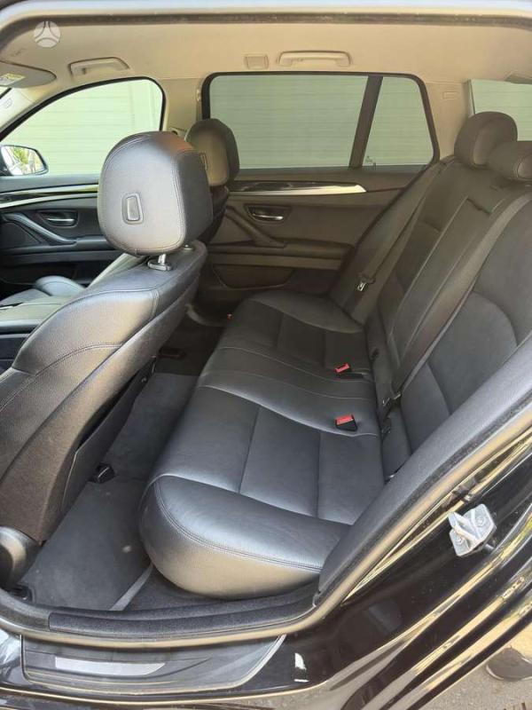 Black BMW 525 2014 in Radviliskis, with an engine capacity of 2.00 L and mileage of 323 thousand km for 13300 €, photo 10 on AUTOMOTO.COM.LV