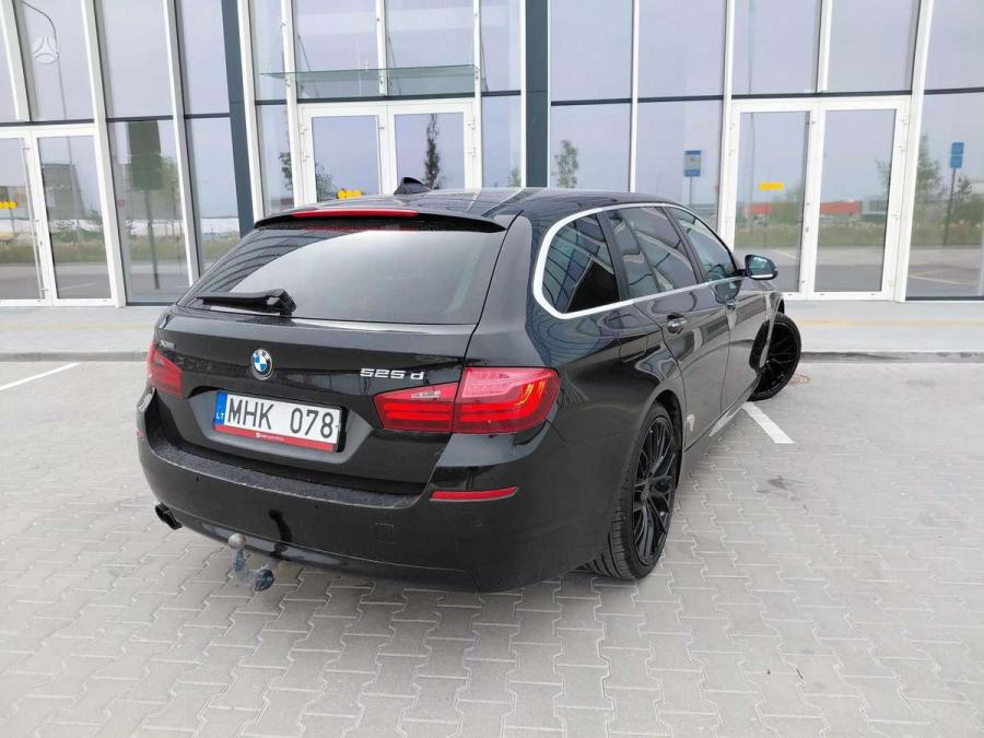 Черный БМВ 525 2014 в Вильнюс, объемом двигателя 2.00 л и пробегом 307 тыс. км за 6500 €, фото 7 на AUTOMOTO.COM.LV