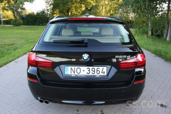 Black BMW 525 2014 in Riga, with an engine capacity of 2.00 L and mileage of 328 thousand km for 4500 €, photo 4 on AUTOMOTO.COM.LV