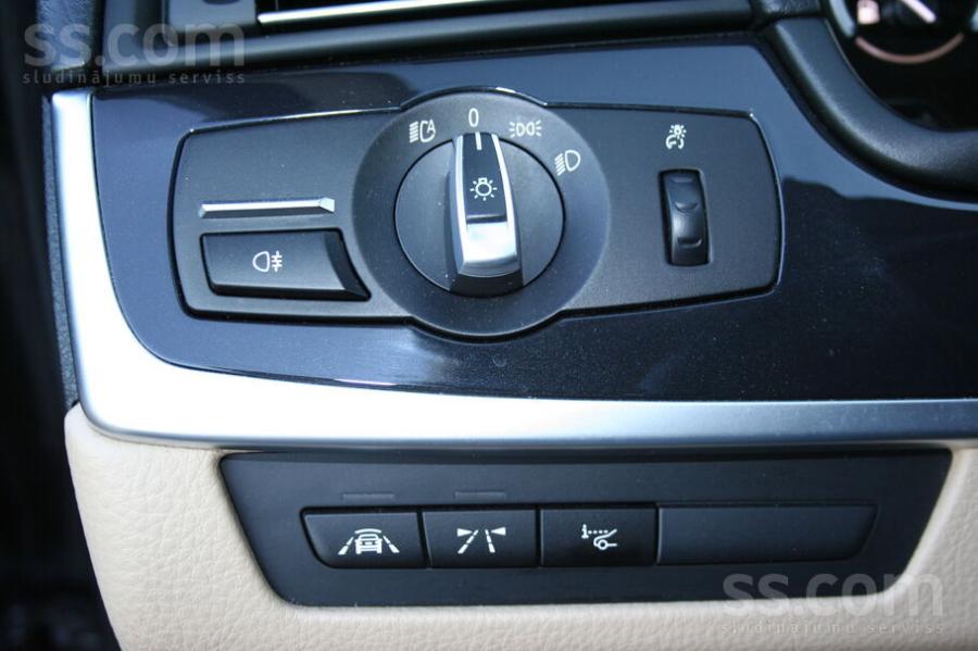 Black BMW 525 2014 in Riga, with an engine capacity of 2.00 L and mileage of 328 thousand km for 4500 €, photo 12 on AUTOMOTO.COM.LV