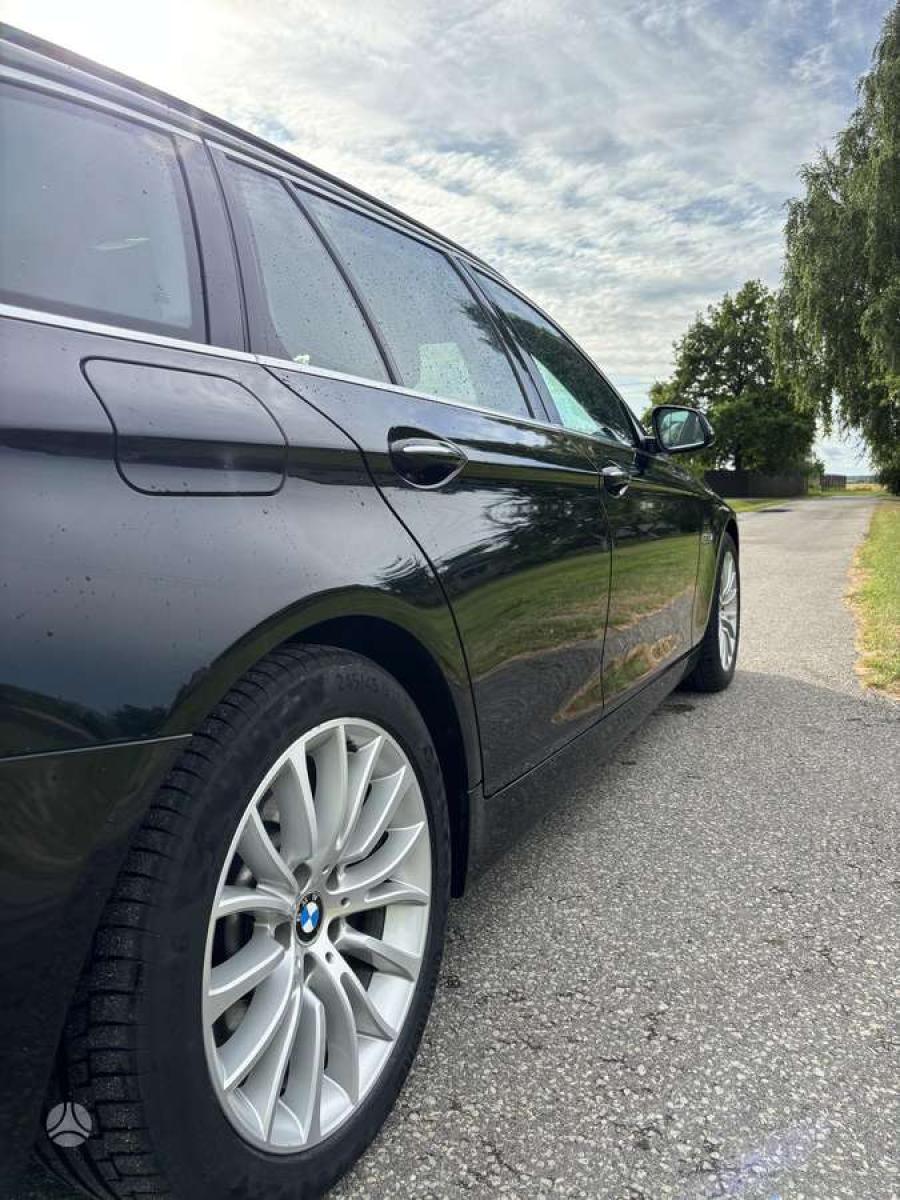 Melns BMW 525 2014 Panevēža, ar dzinēja tilpumu 2.00 L un nobraukumu 312 tūkst. km par 8650 €, foto 10 vietnē AUTOMOTO.COM.LV
