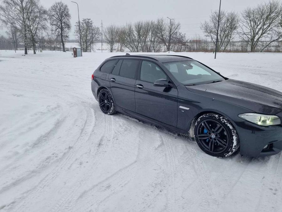 Melns BMW 525 2015 Kauņa, ar dzinēja tilpumu 2.00 L un nobraukumu 212 tūkst. km par 12300 €, foto 2 vietnē AUTOMOTO.COM.LV