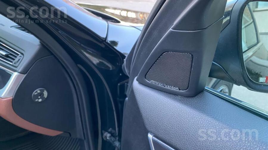 Black BMW 525 2015 in Riga, with an engine capacity of 2.00 L and mileage of 288 thousand km for 11500 €, photo 12 on AUTOMOTO.COM.LV