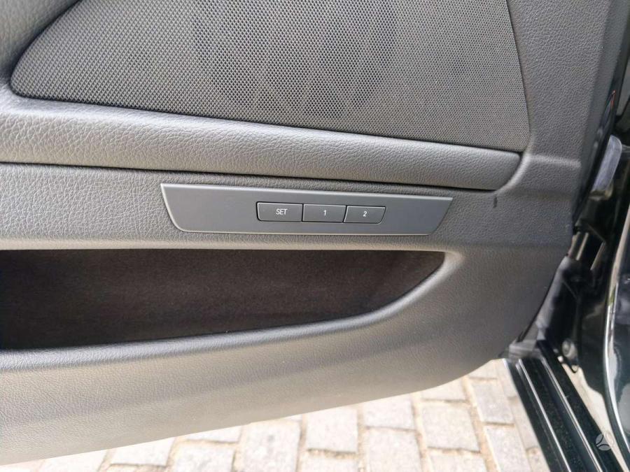 Black BMW 525 2015 in Telschi, with an engine capacity of 2.00 L and mileage of 186 thousand km for 12700 €, photo 28 on AUTOMOTO.COM.LV