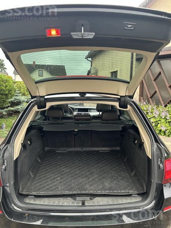 Black BMW 525 2015 in Bauska, with an engine capacity of 2.00 L and mileage of 350 thousand km for 10800 €, photo 8 on AUTOMOTO.COM.LV