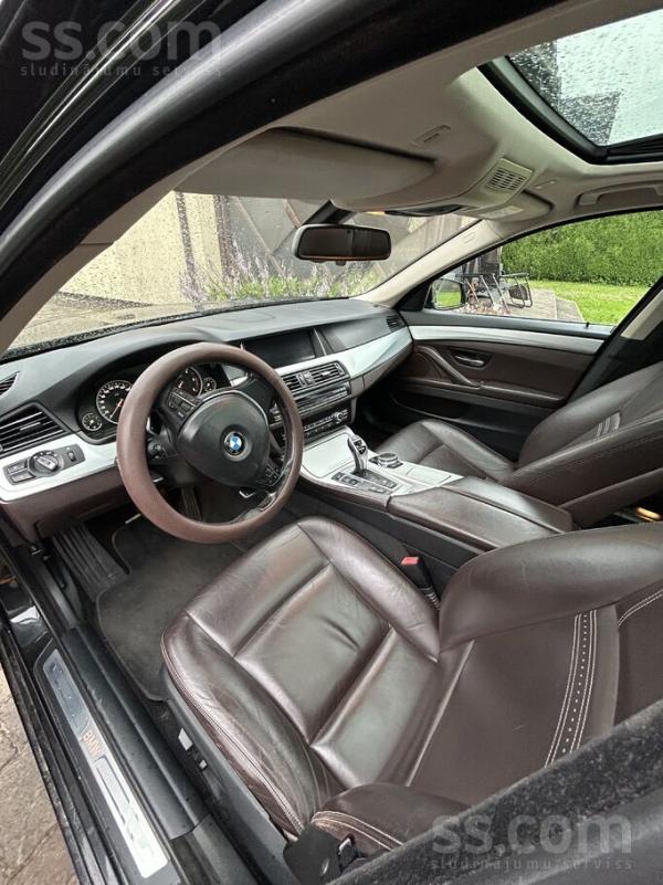Black BMW 525 2015 in Bauska, with an engine capacity of 2.00 L and mileage of 350 thousand km for 10800 €, photo 9 on AUTOMOTO.COM.LV