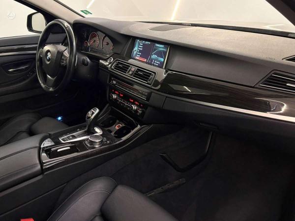 Melns BMW 525 2015 Marijampole, ar dzinēja tilpumu 2.00 L un nobraukumu 232 tūkst. km par 10650 €, foto 10 vietnē AUTOMOTO.COM.LV