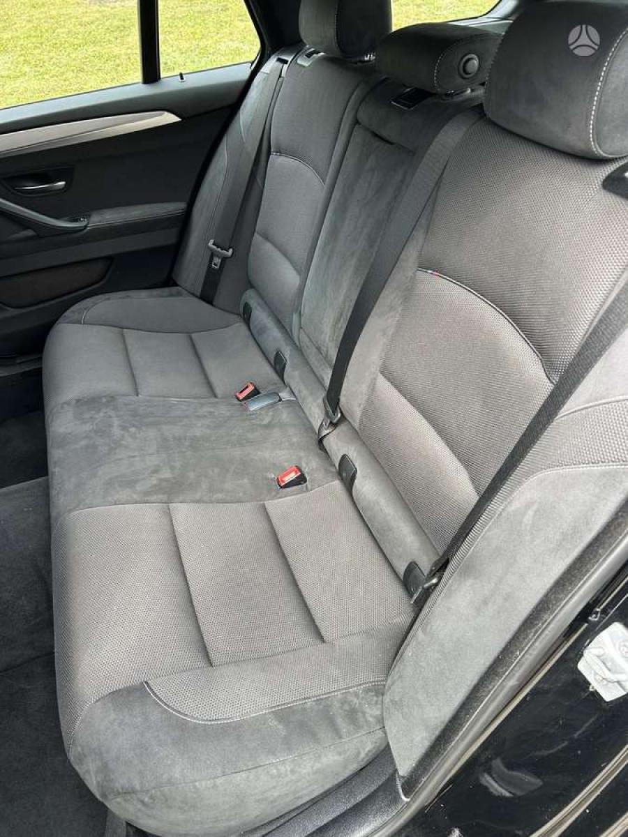 Melns BMW 525 2015 Kauņa, ar dzinēja tilpumu 2.00 L un nobraukumu 288 tūkst. km par 9900 €, foto 13 vietnē AUTOMOTO.COM.LV