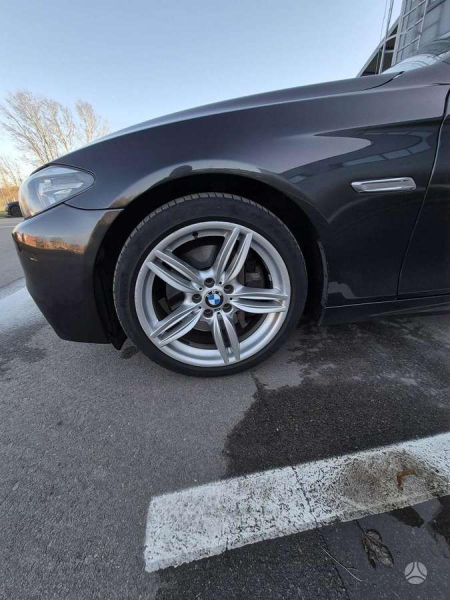 Black BMW 525 2015 in Klaipeda, with an engine capacity of 2.00 L and mileage of 272 thousand km for 11300 €, photo 9 on AUTOMOTO.COM.LV