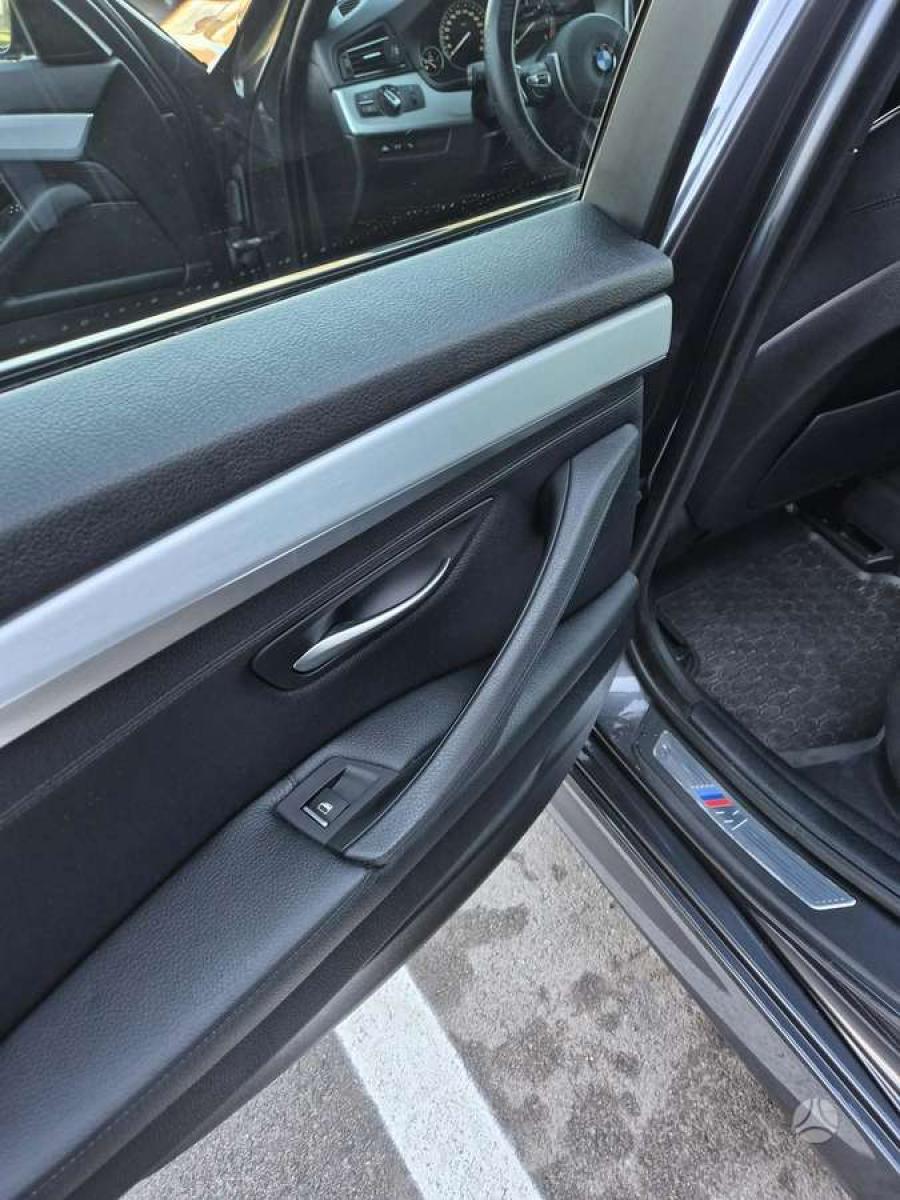 Black BMW 525 2015 in Klaipeda, with an engine capacity of 2.00 L and mileage of 272 thousand km for 11300 €, photo 12 on AUTOMOTO.COM.LV