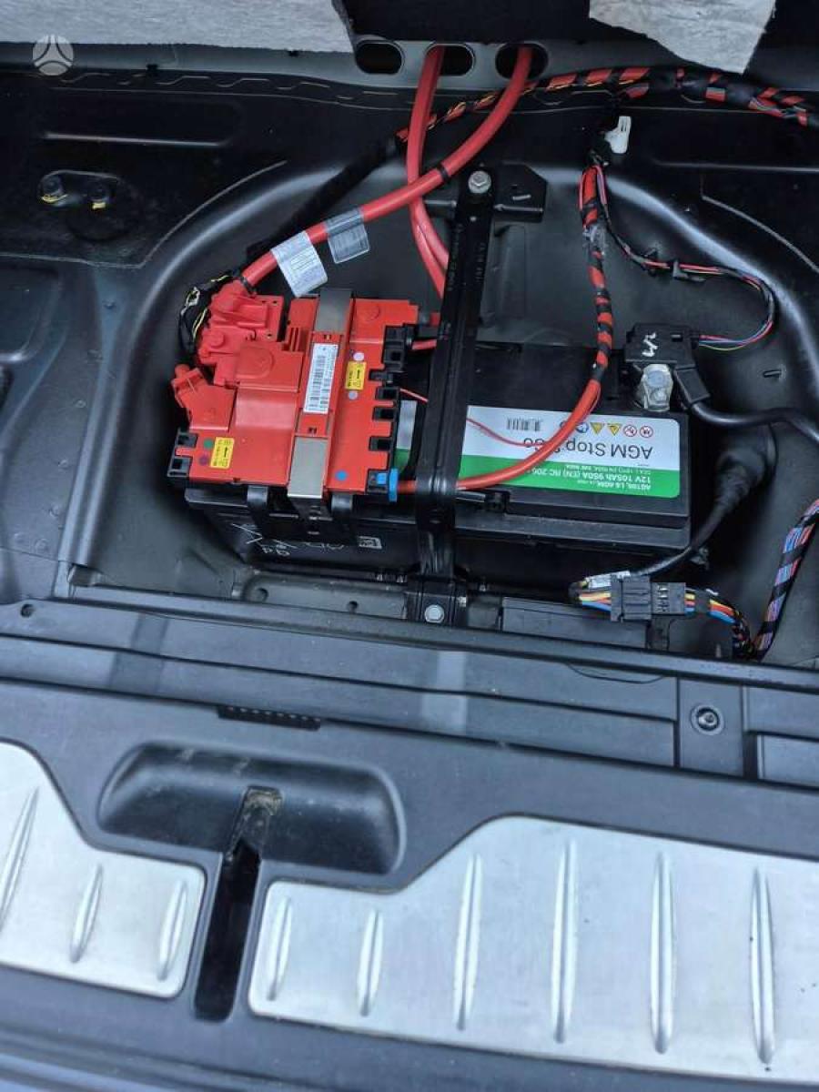 Black BMW 525 2015 in Klaipeda, with an engine capacity of 2.00 L and mileage of 272 thousand km for 11300 €, photo 15 on AUTOMOTO.COM.LV