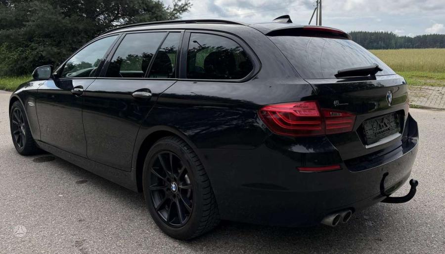 Black BMW 525 2016 in Vilnius, with an engine capacity of 2.00 L and mileage of 350 thousand km for 9549 €, photo 8 on AUTOMOTO.COM.LV