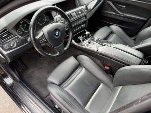 Black BMW 525 2016 in Vilnius, with an engine capacity of 2.00 L and mileage of 350 thousand km for 9549 €, photo 10 on AUTOMOTO.COM.LV
