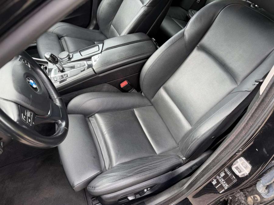 Black BMW 525 2016 in Vilnius, with an engine capacity of 2.00 L and mileage of 350 thousand km for 9549 €, photo 11 on AUTOMOTO.COM.LV