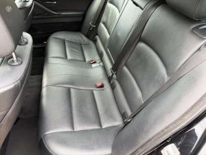 Black BMW 525 2016 in Vilnius, with an engine capacity of 2.00 L and mileage of 350 thousand km for 9549 €, photo 13 on AUTOMOTO.COM.LV